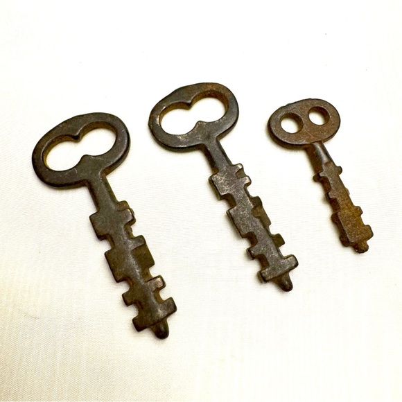 Vintage | Accents | Lot Of 3 Antiquevintage Scandinavian Padlock Key ...